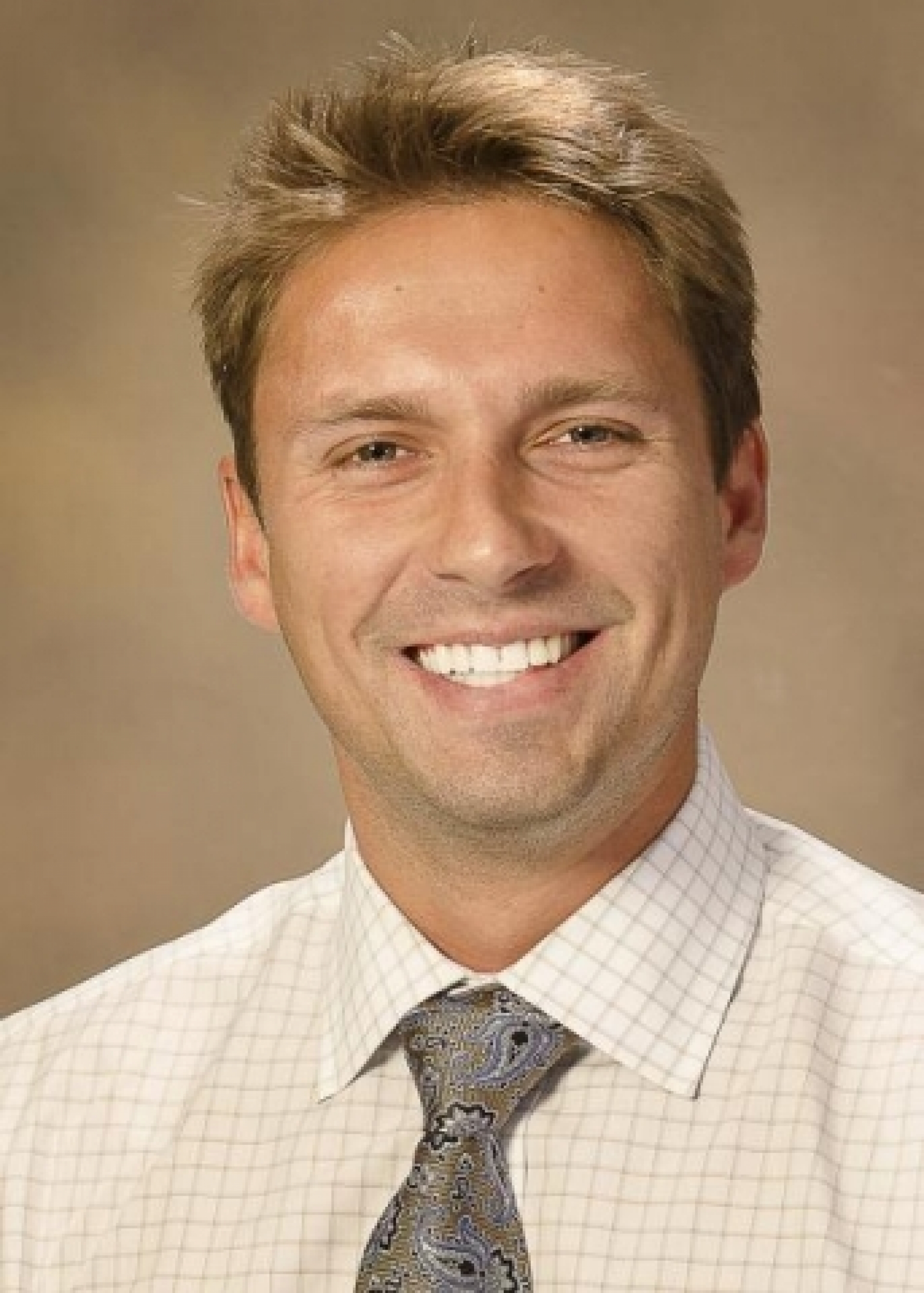 Paul Roettges, MD | University of Arizona Orthopaedic Surgery